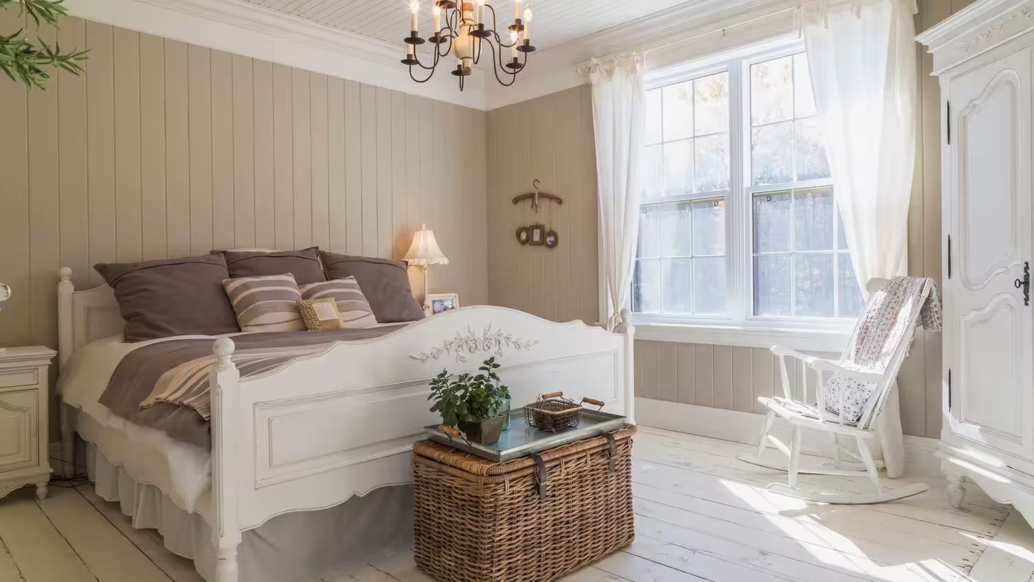 Master the Art of Painting Wood Paneling with These Tips